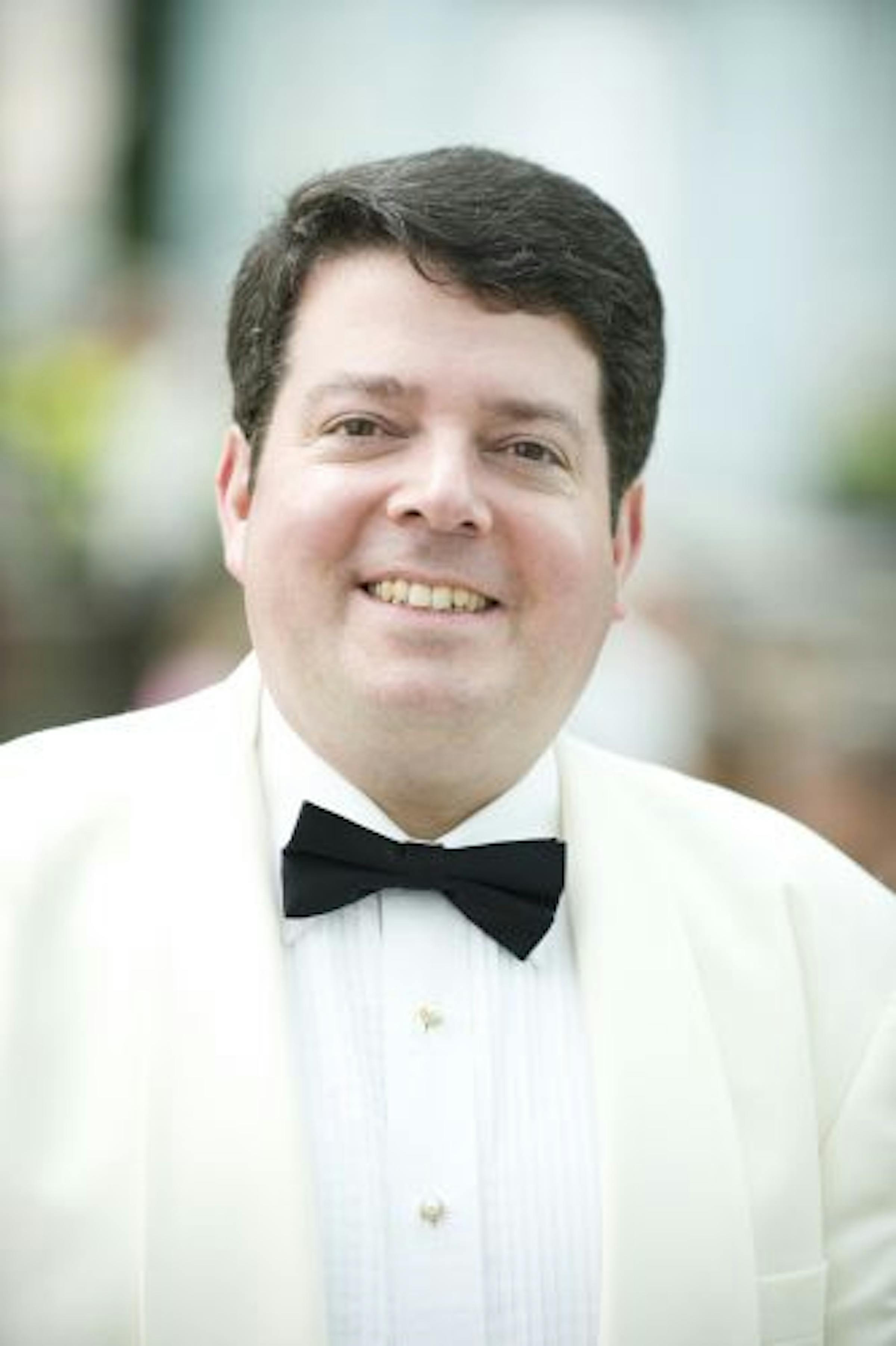 Andrew Litton takes on Richard Strauss