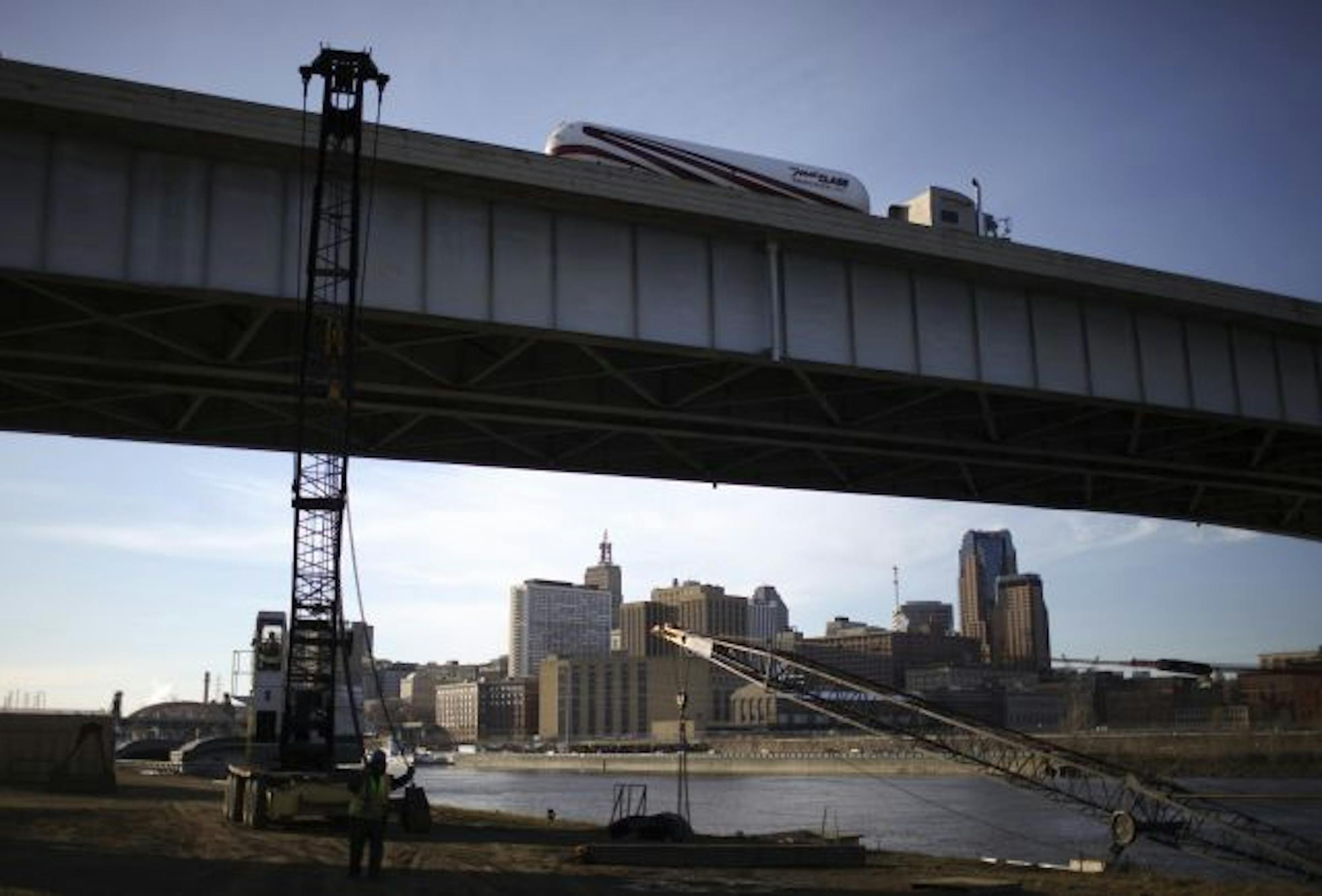 Bids are in to build new Lafayette Bridge