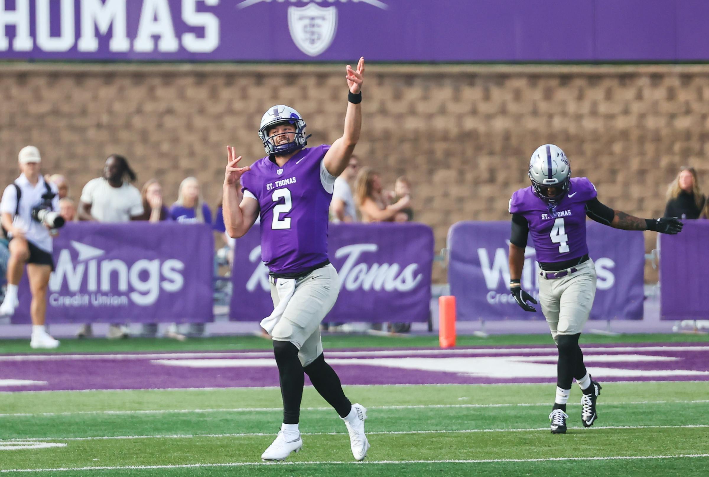 St. Thomas football opens fifth FCS season with victory over Lindenwood