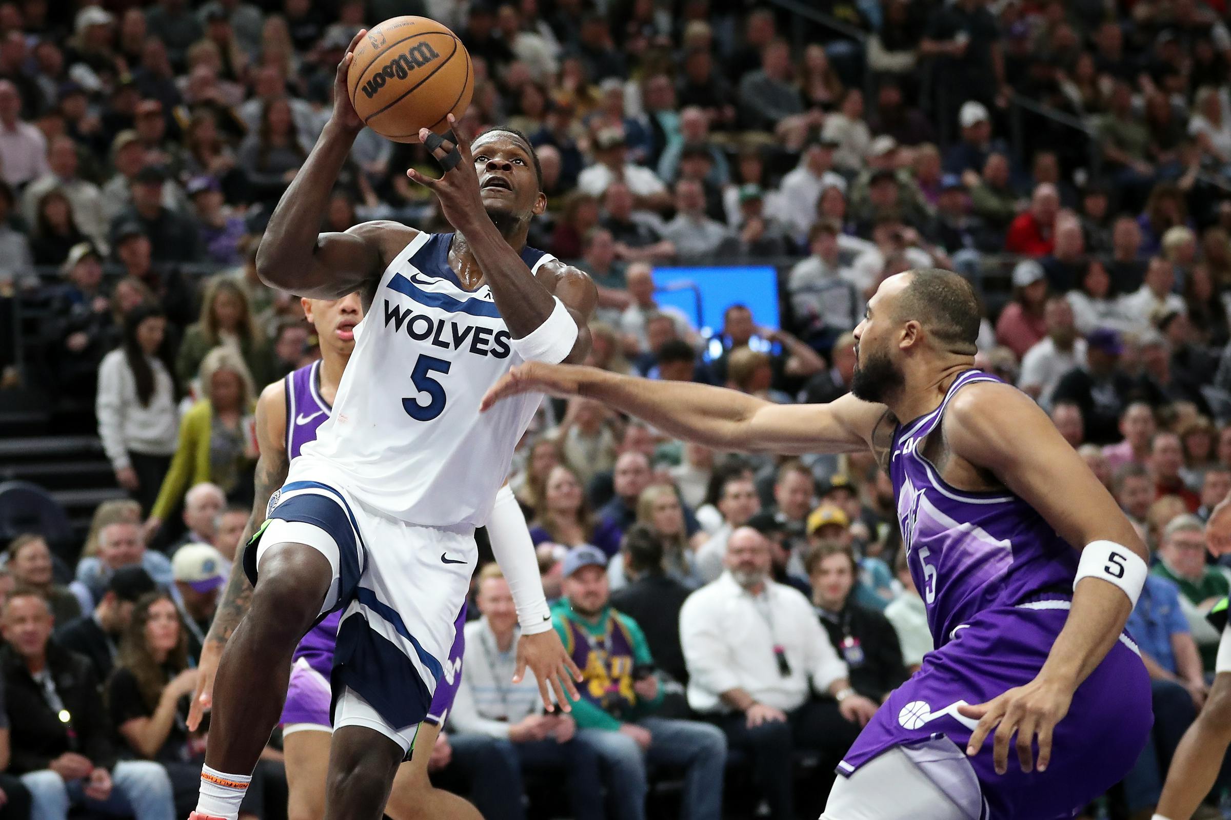 Anthony Edwards’ dunk makes a memory in Timberwolves win over Jazz