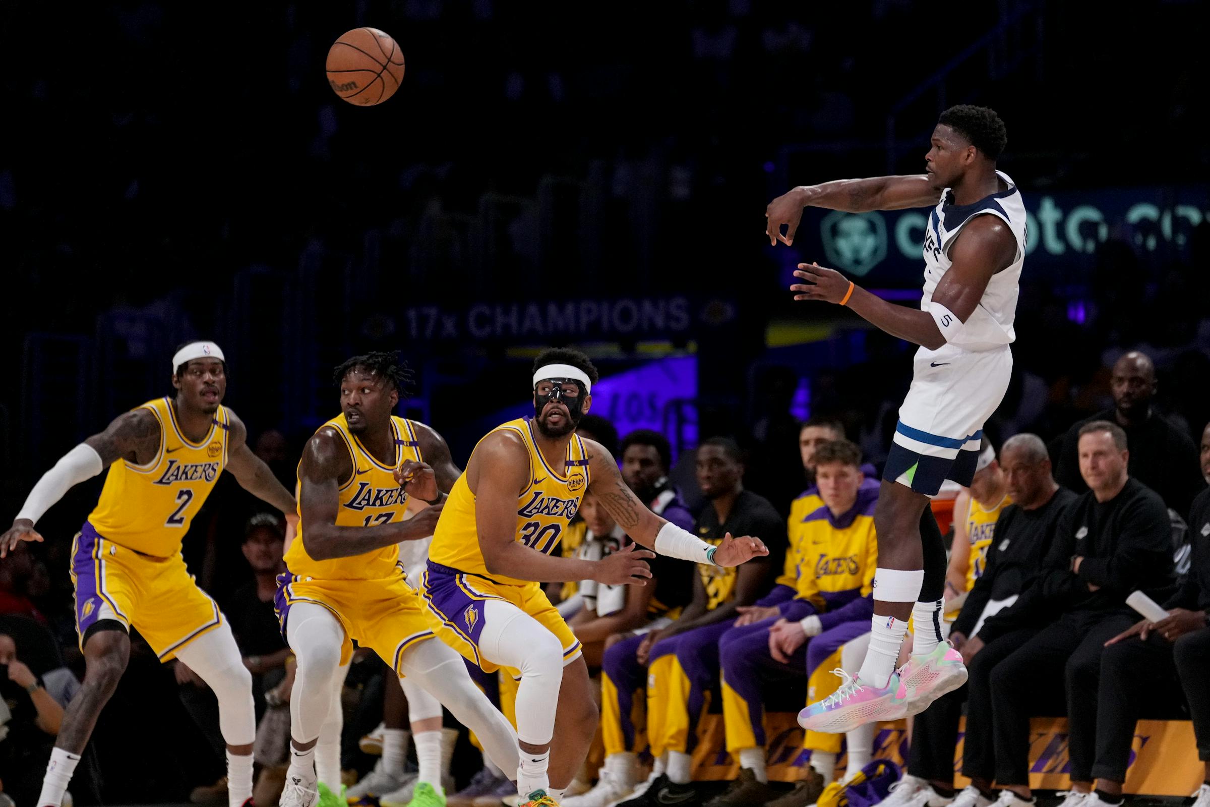 Edwards, Timberwolves lose 94-85 to Lakers in Game 2 of NBA playoffs