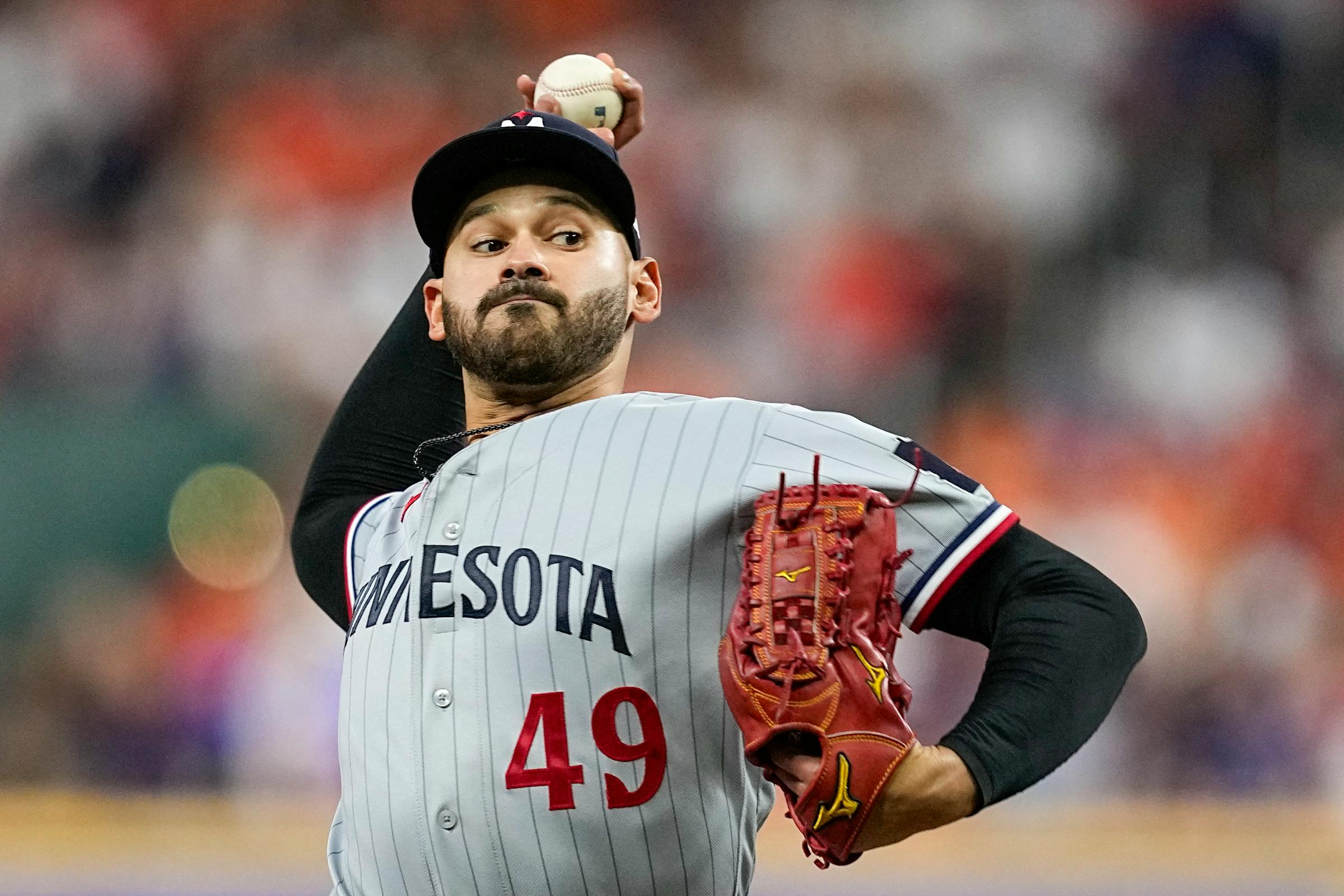 Pablo López puts on a master class in pitching as Twins even series