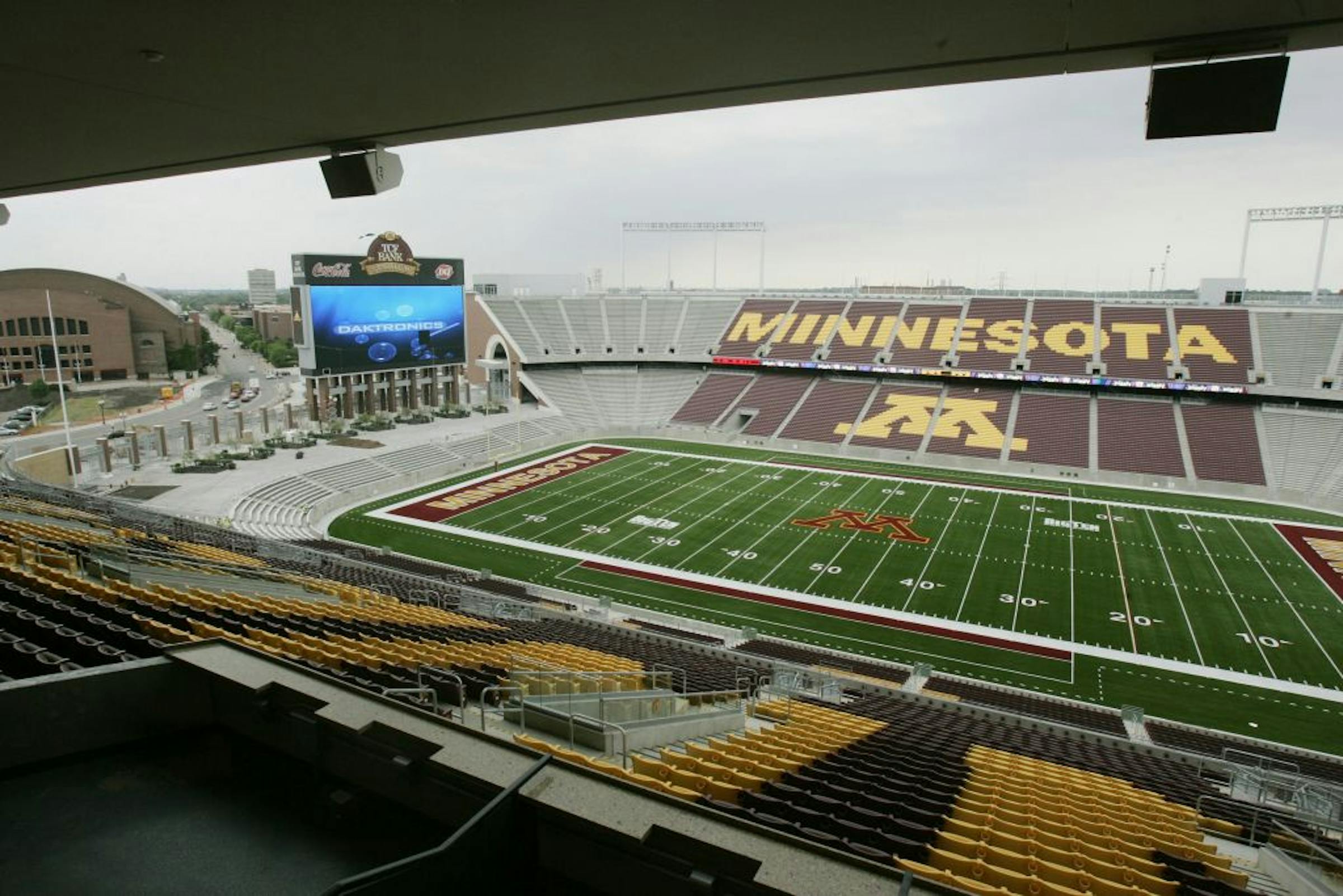New deal lets Minn. Vikings play at U of M TCF Bank Stadium