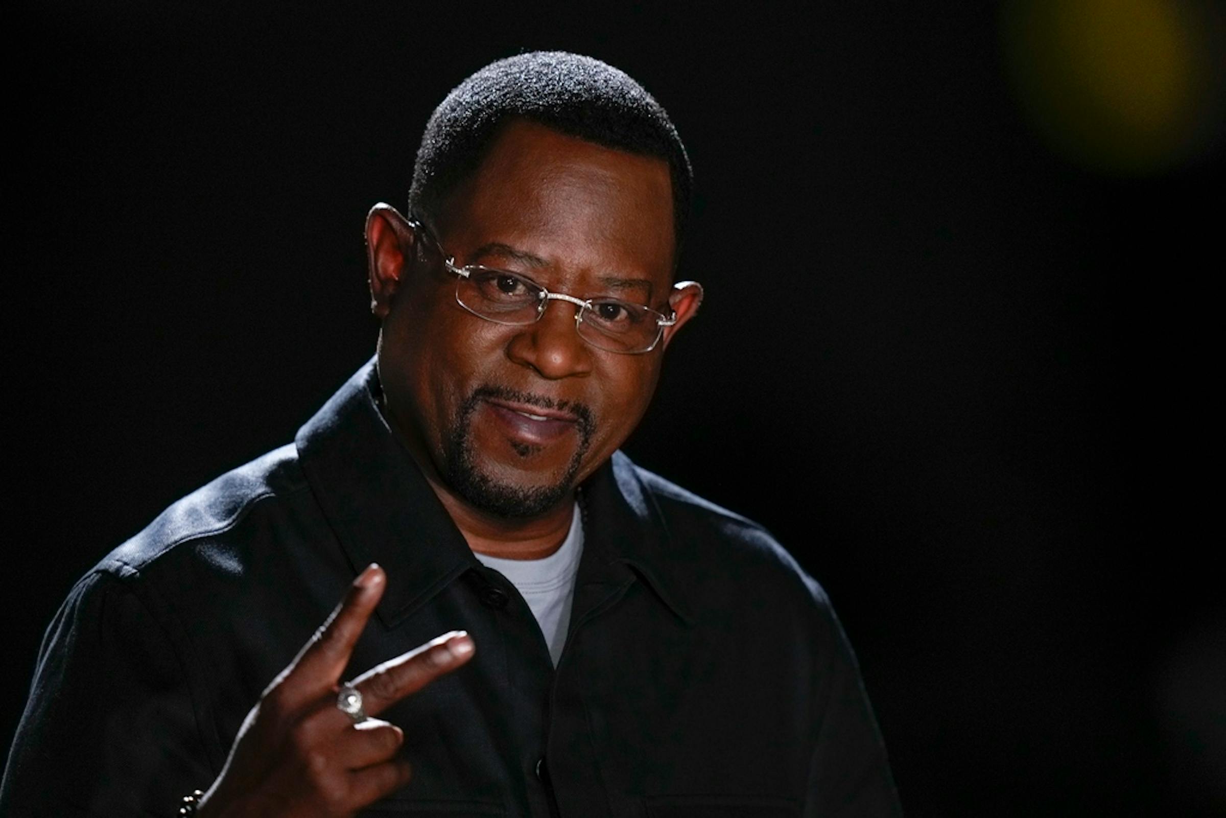 Martin Lawrence takes a less energetic approach to comedy in his Twin ...