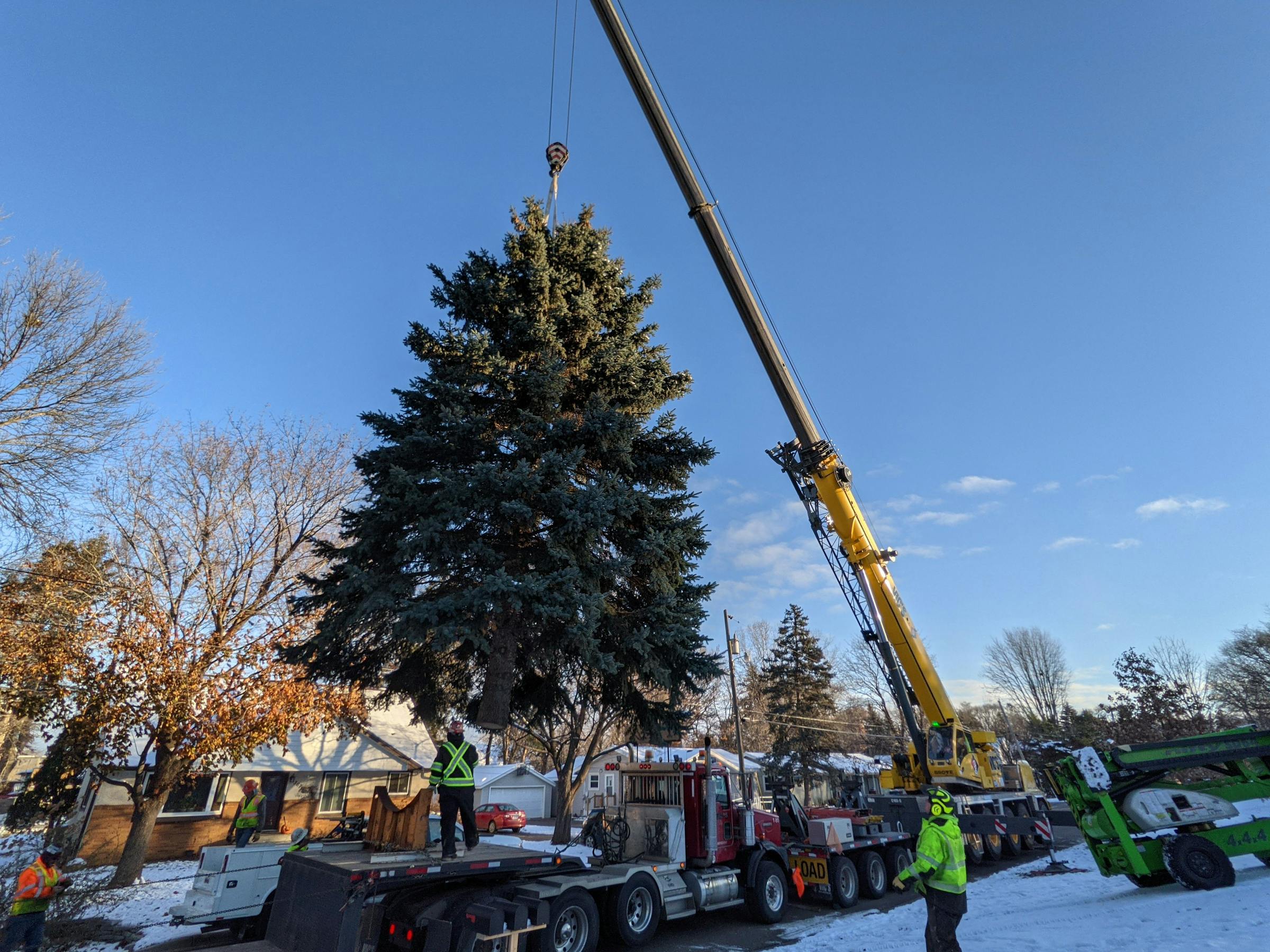 Family honors woman's wish, gives 50-foot tree to Union Depot for the ...