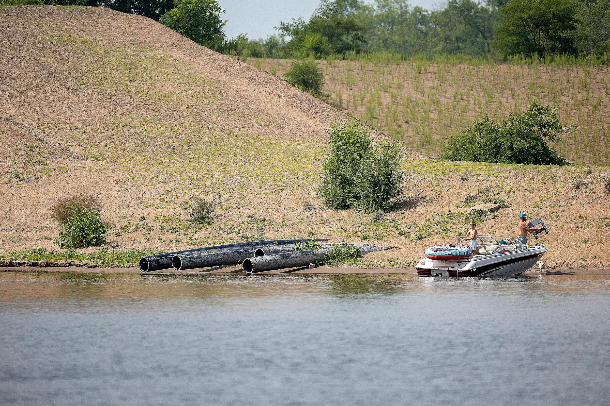 Nonstop dredging kept Mississippi River open this year, but moving sand ...