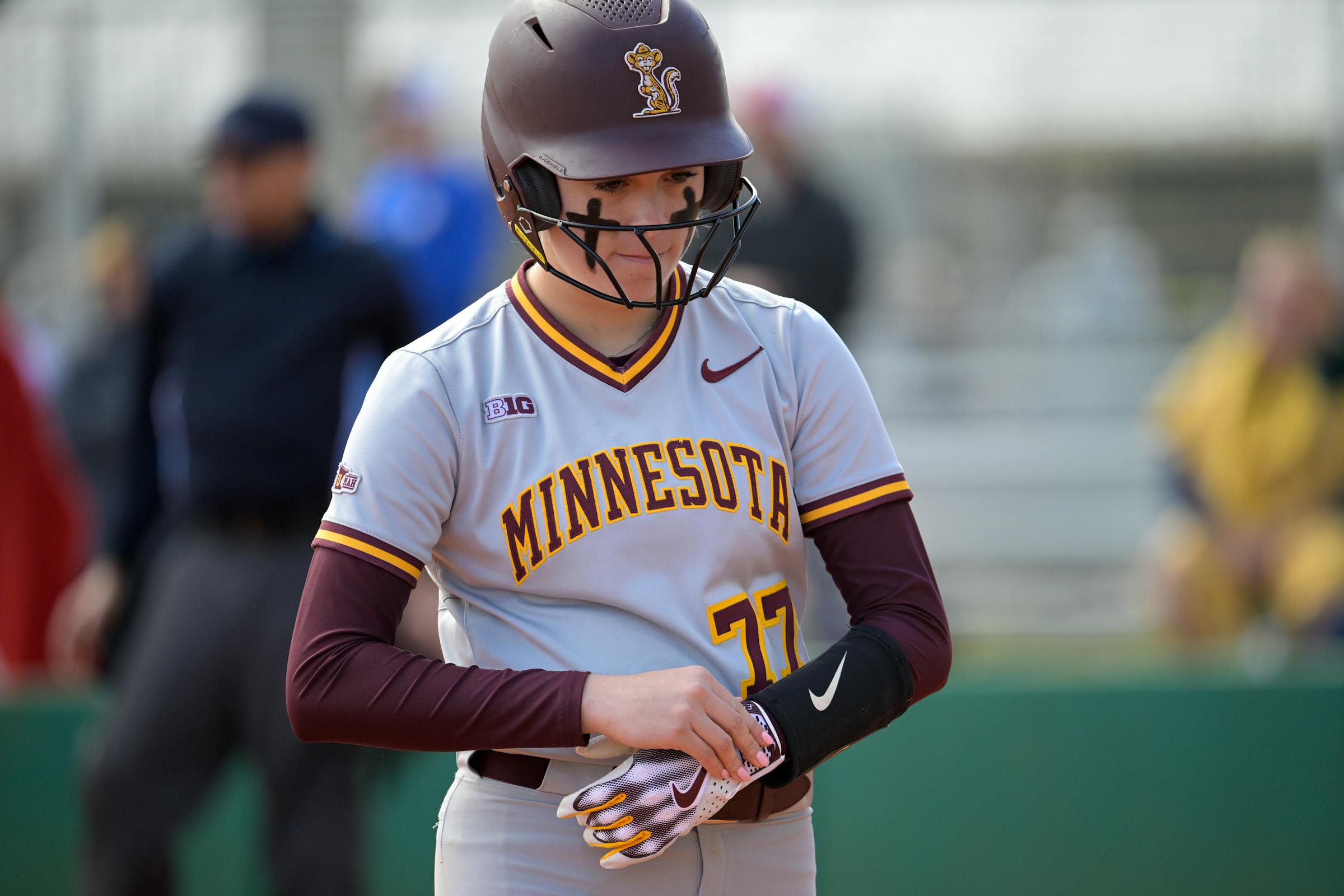 Gophers softball loses to Indiana on walk-off homer