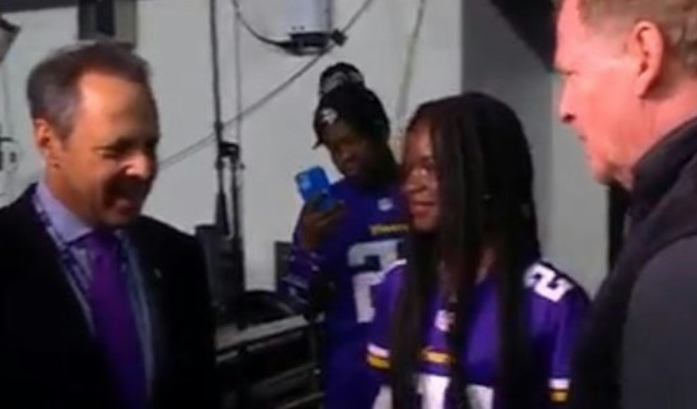 Vikings surprise Prior Lake student Nya Sigin, who was target of racist ...