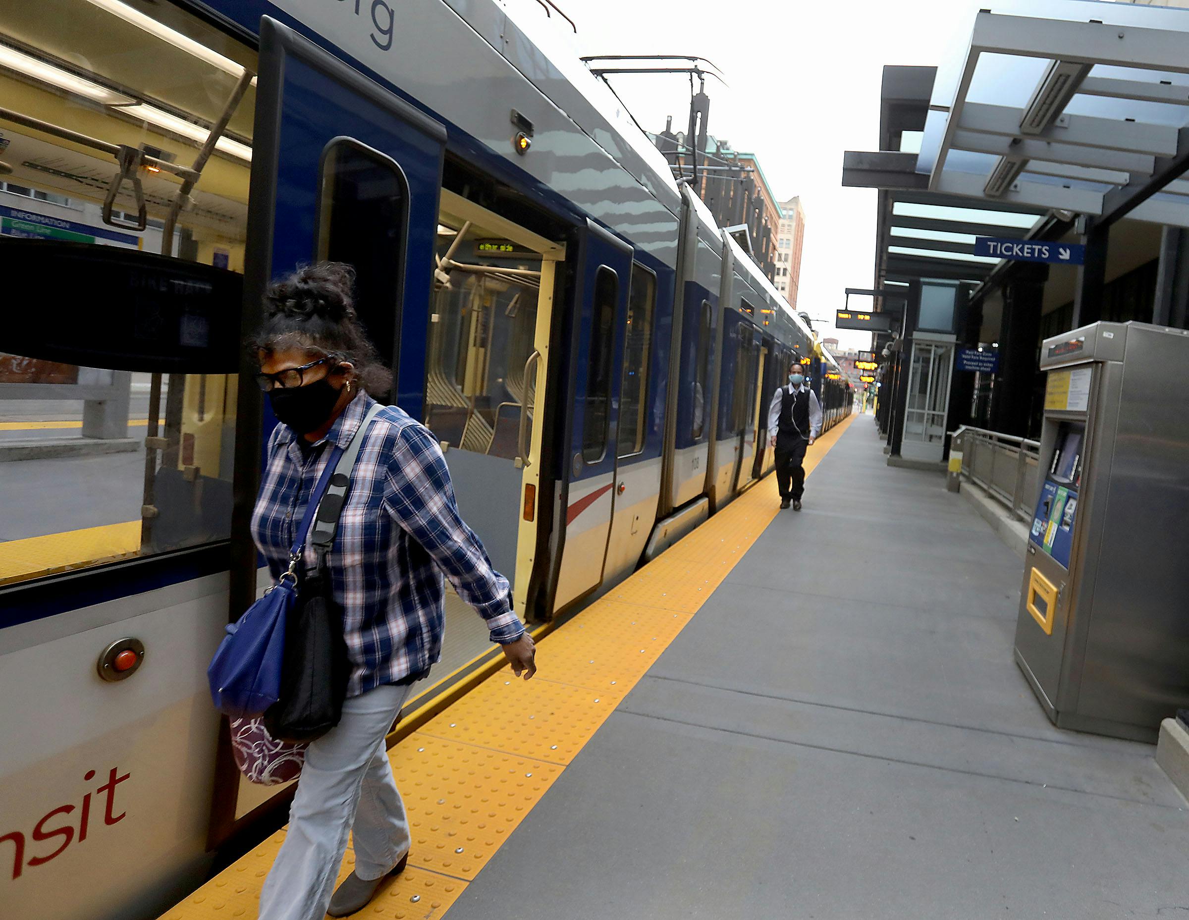Metro Transit leaders go on tour to ask riders for feedback on safety ...