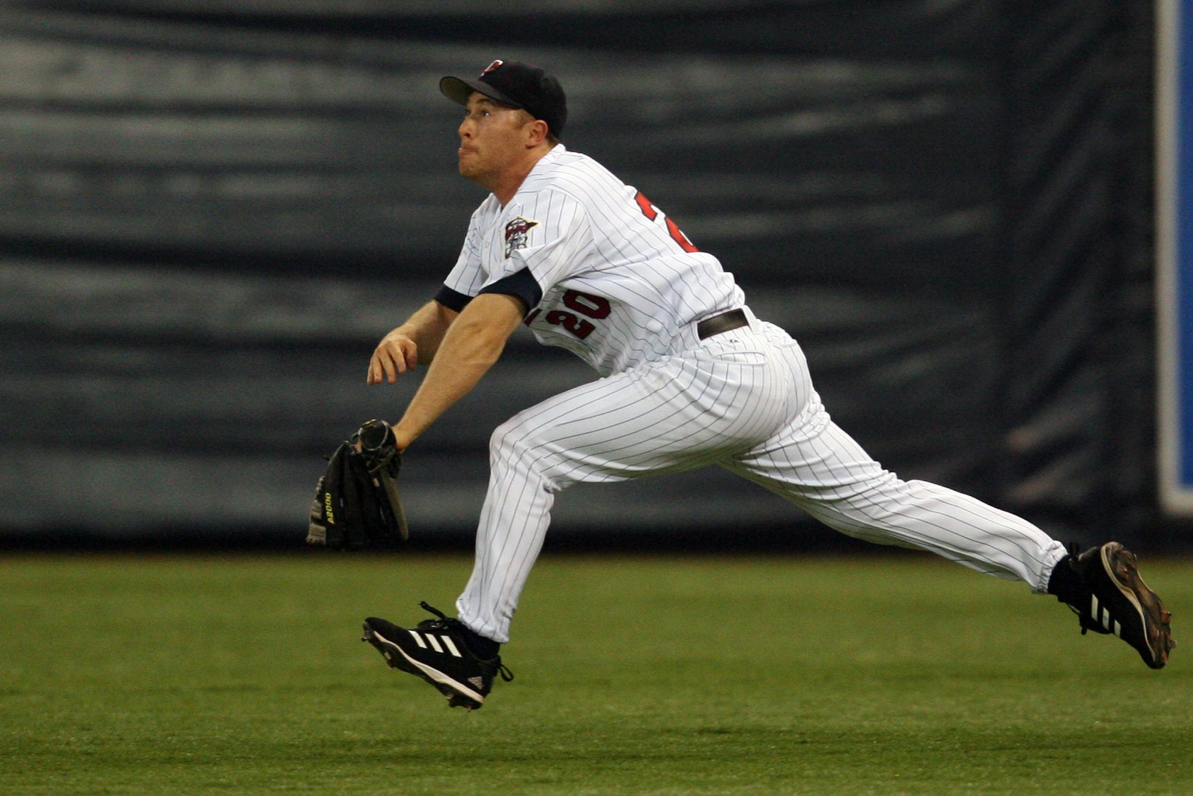 Twins cult hero Lew Ford still playing, still hearing 'Looooo' calls at ...
