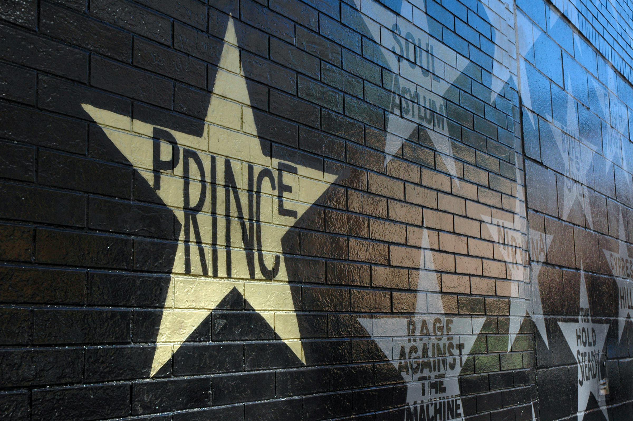Prince to be honored with commemorative street sign outside First Avenue
