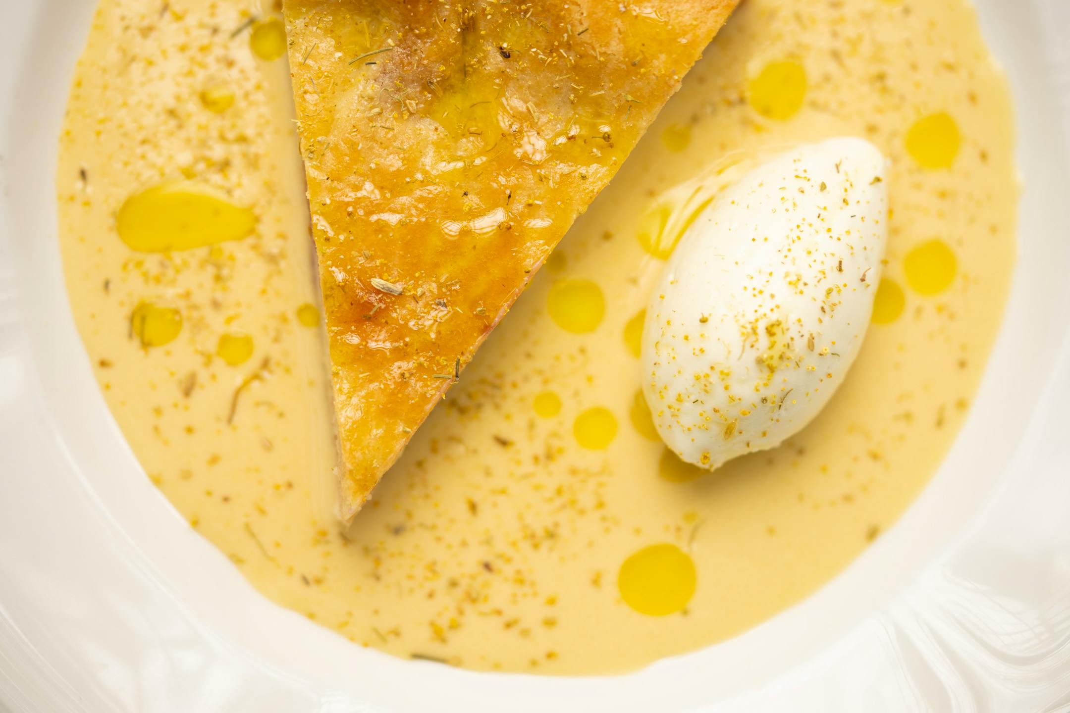 Review: Blondette in downtown Minneapolis is rowdy, fun and wildly ...