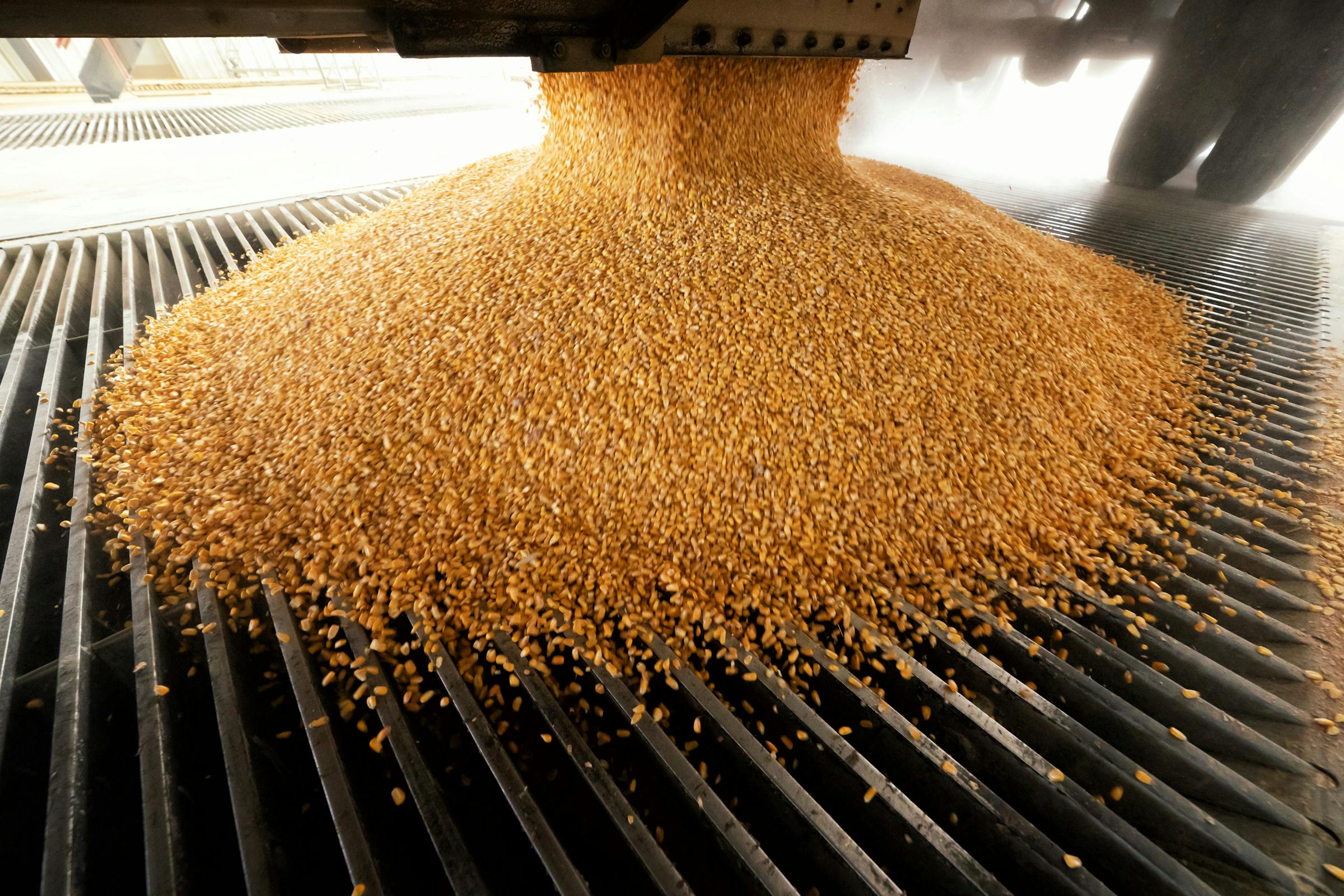 Renewable jet fuel conference opens in St. Paul with big goals, challenges