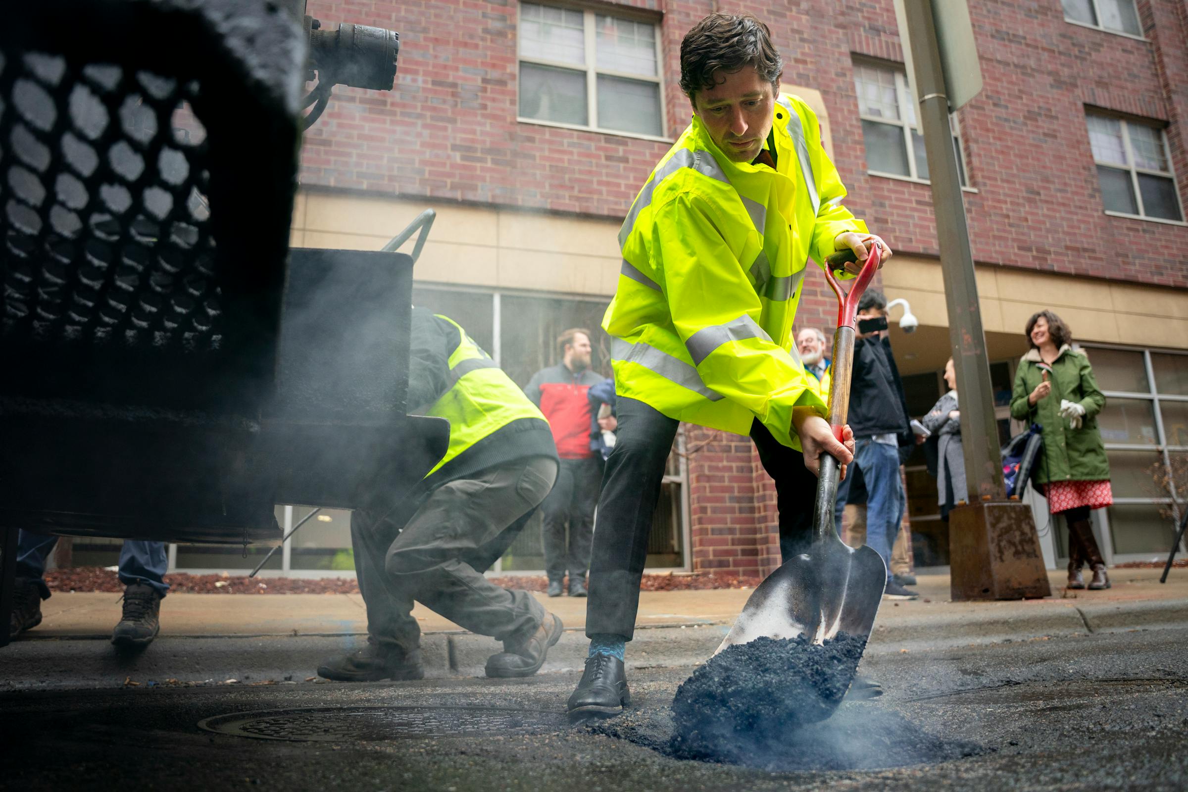 Minneapolis sets record for potholes following snowy 2023