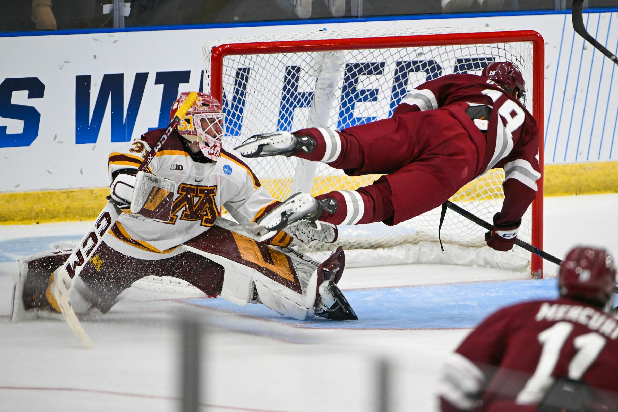 Gophers men's hockey season ends in NCAA tournament loss to UMass